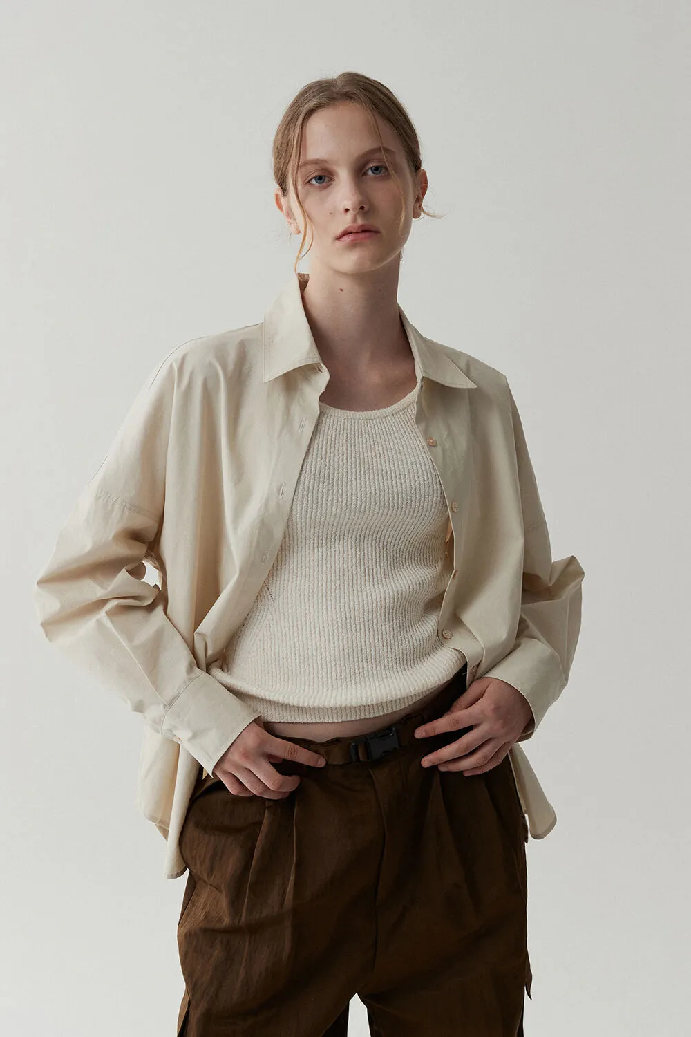 베이직 심플 셔츠-라이트베이지 - 감도 깊은 취향 셀렉트샵 29CM