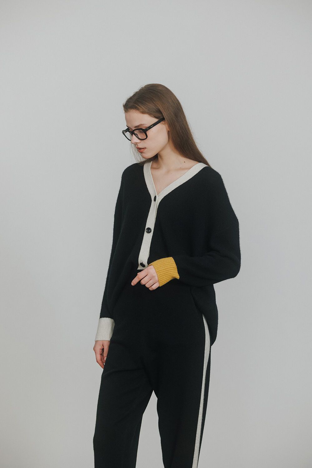 Color Block Cardigan D5WAW22211BKX 29CM Color Block Cardigan D5WAW22211BKX 29CM