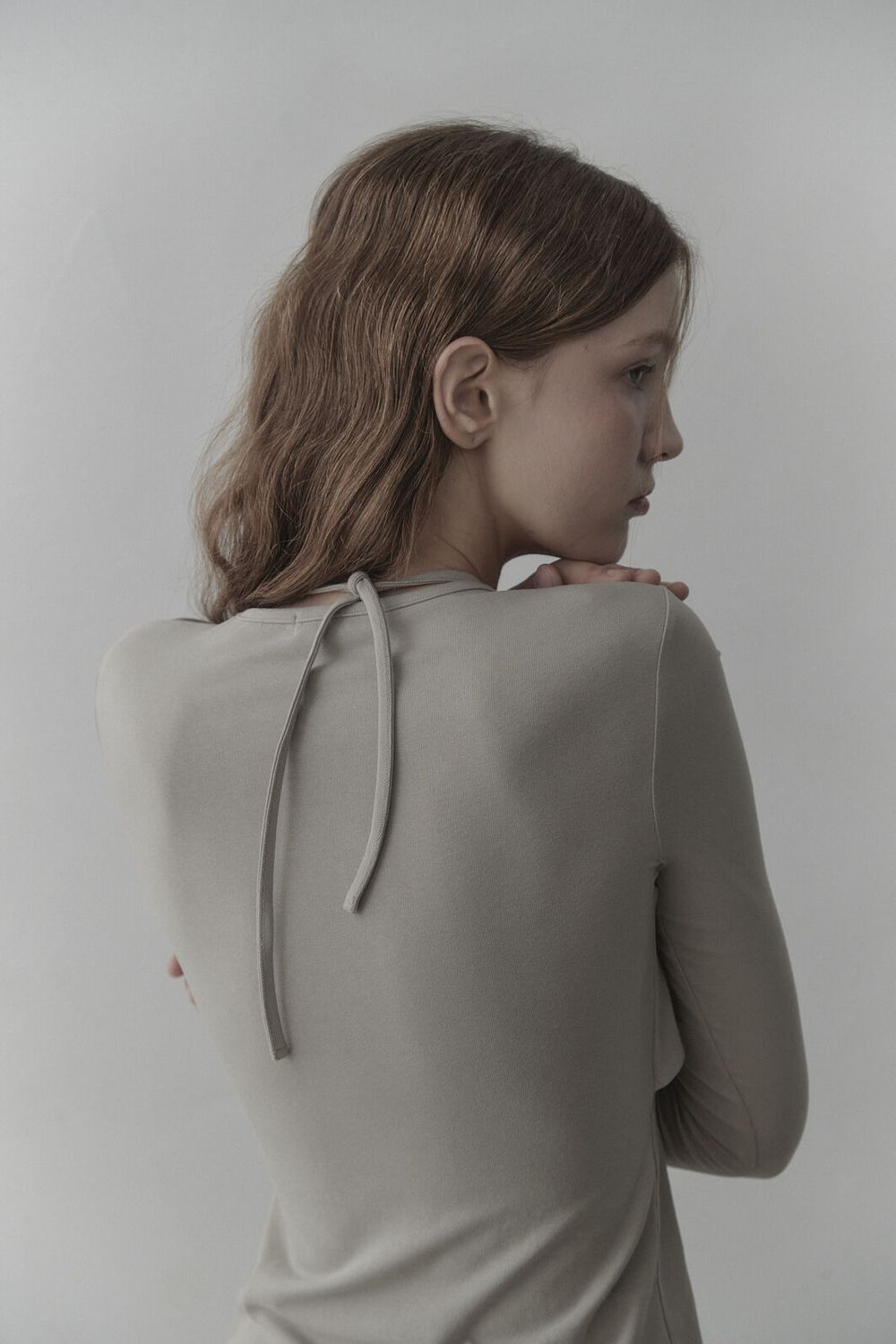 Dream string cut out khaki t shirt - 감도 깊은 취향 셀렉트샵 29CM