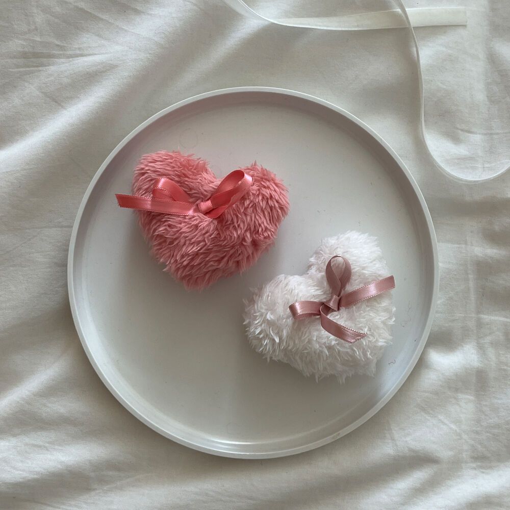 fluffy ribbon puff 디자인 [퍼프톡] - 감도 깊은 취향 셀렉트샵 29CM