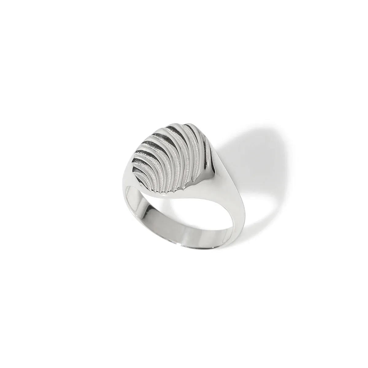 NACRE PATTERN RING - 감도 깊은 취향 셀렉트샵 29CM