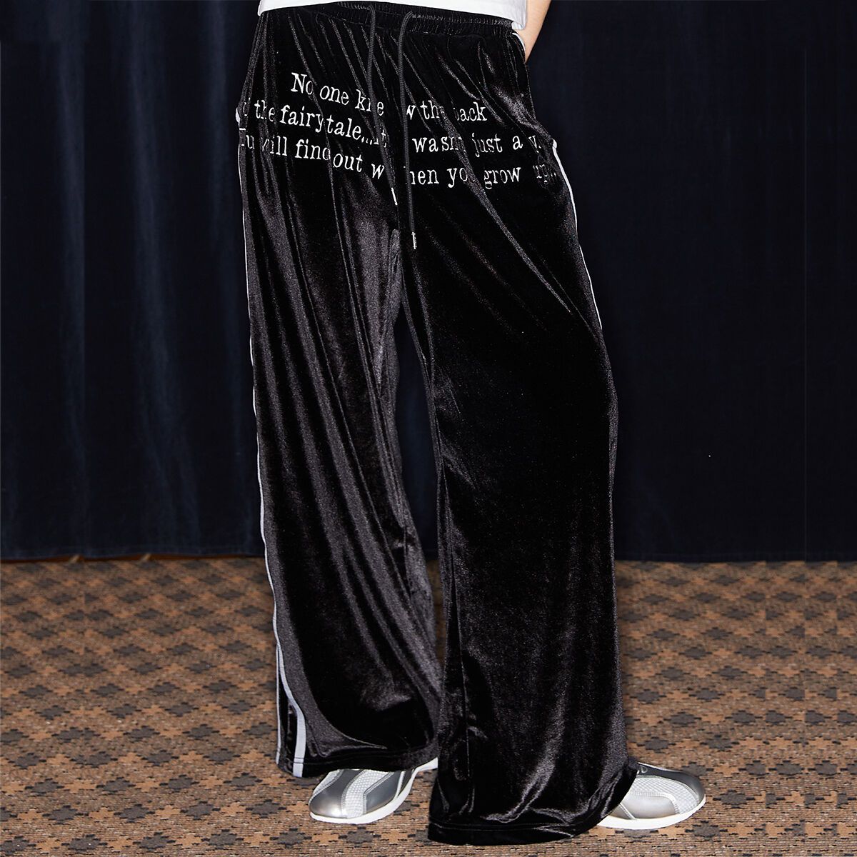 [아이브 리즈 착용]NM LETTERING PANTS(BLACK) - 감도 깊은 취향 셀렉트샵 29CM