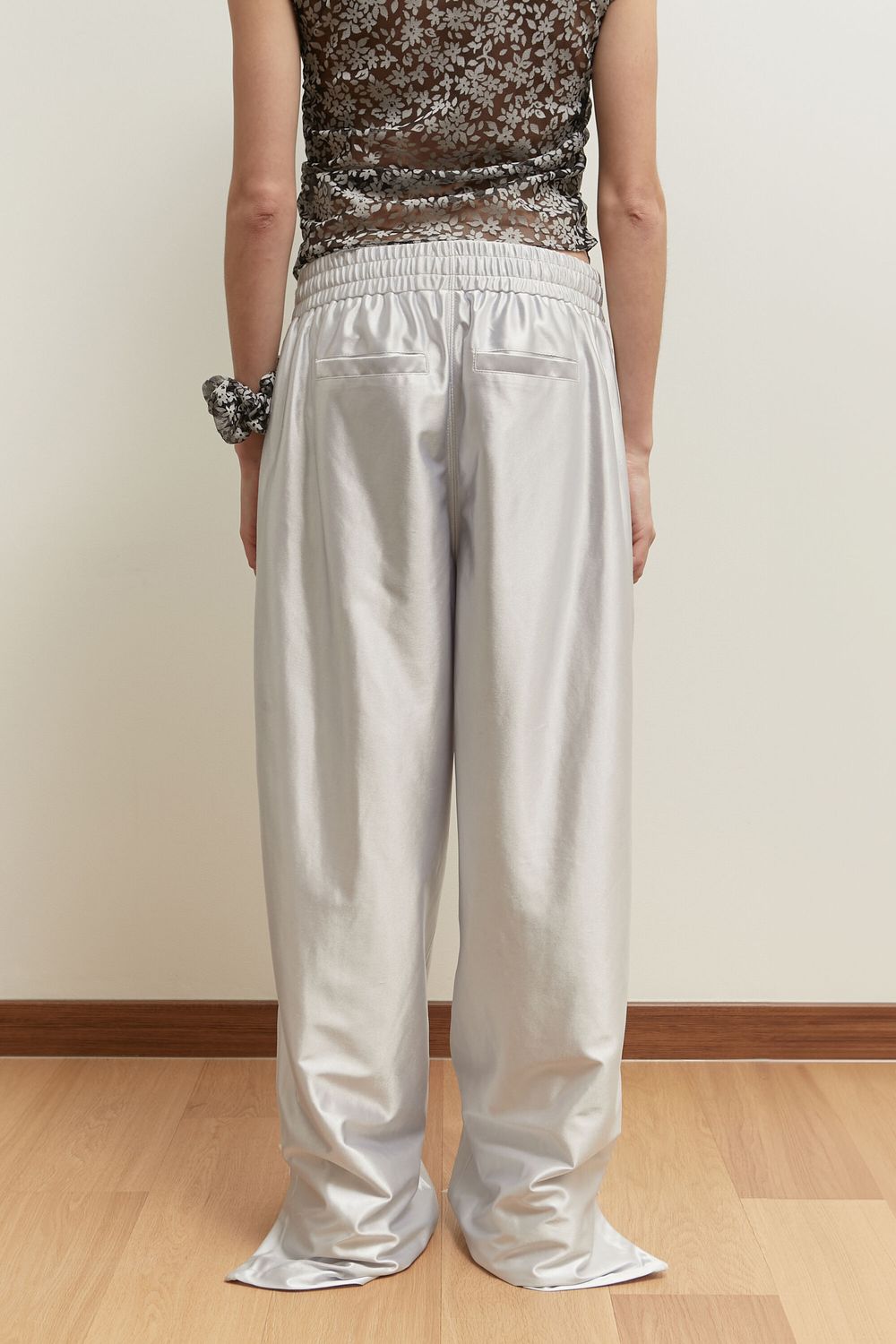 [1차 리오더] GLOSSY LACE TRACK PANTS [SILVER] - 감도 깊은 취향 셀렉트샵 29CM