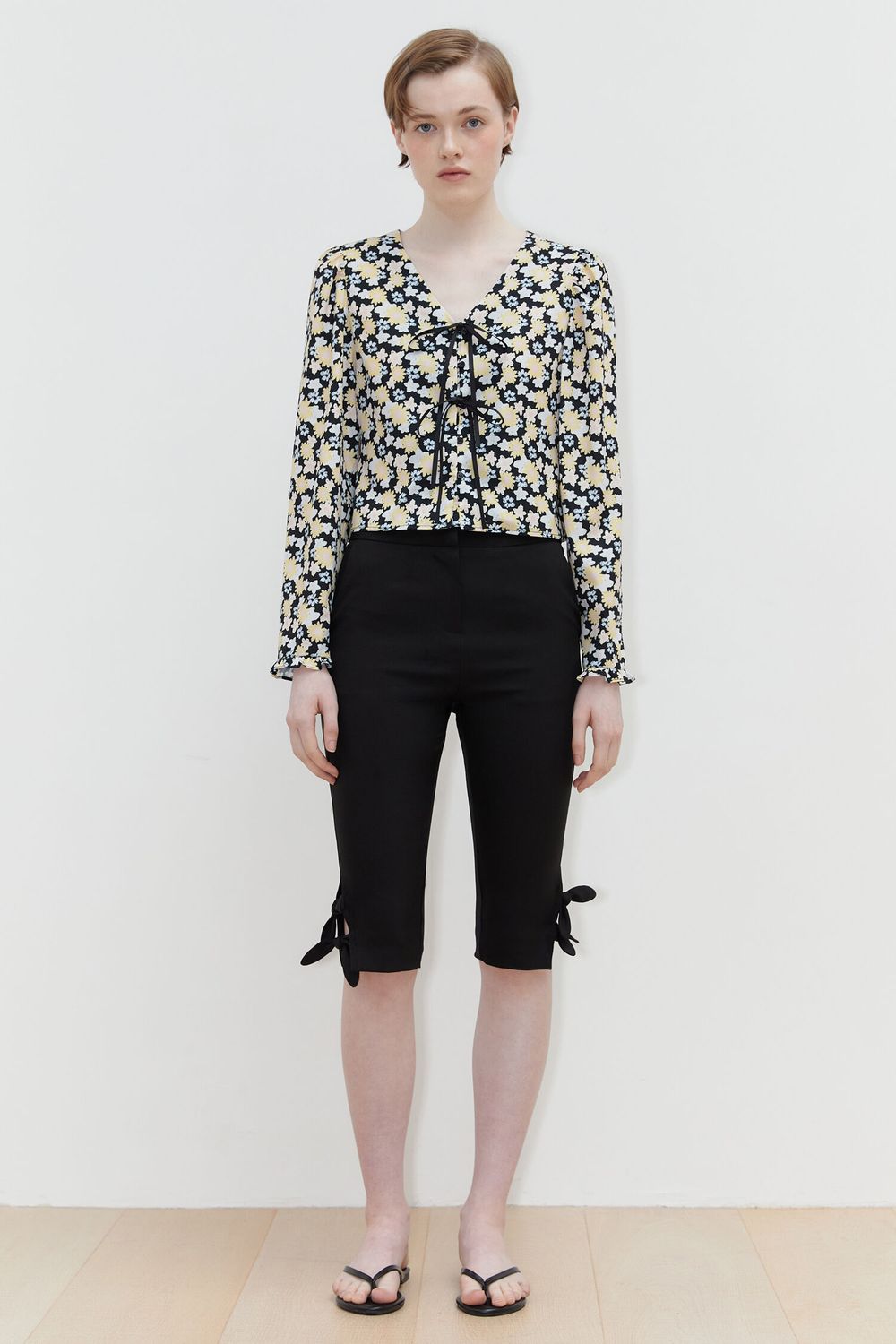 Flower Pattern Blouse (Black) - 감도 깊은 취향 셀렉트샵 29CM