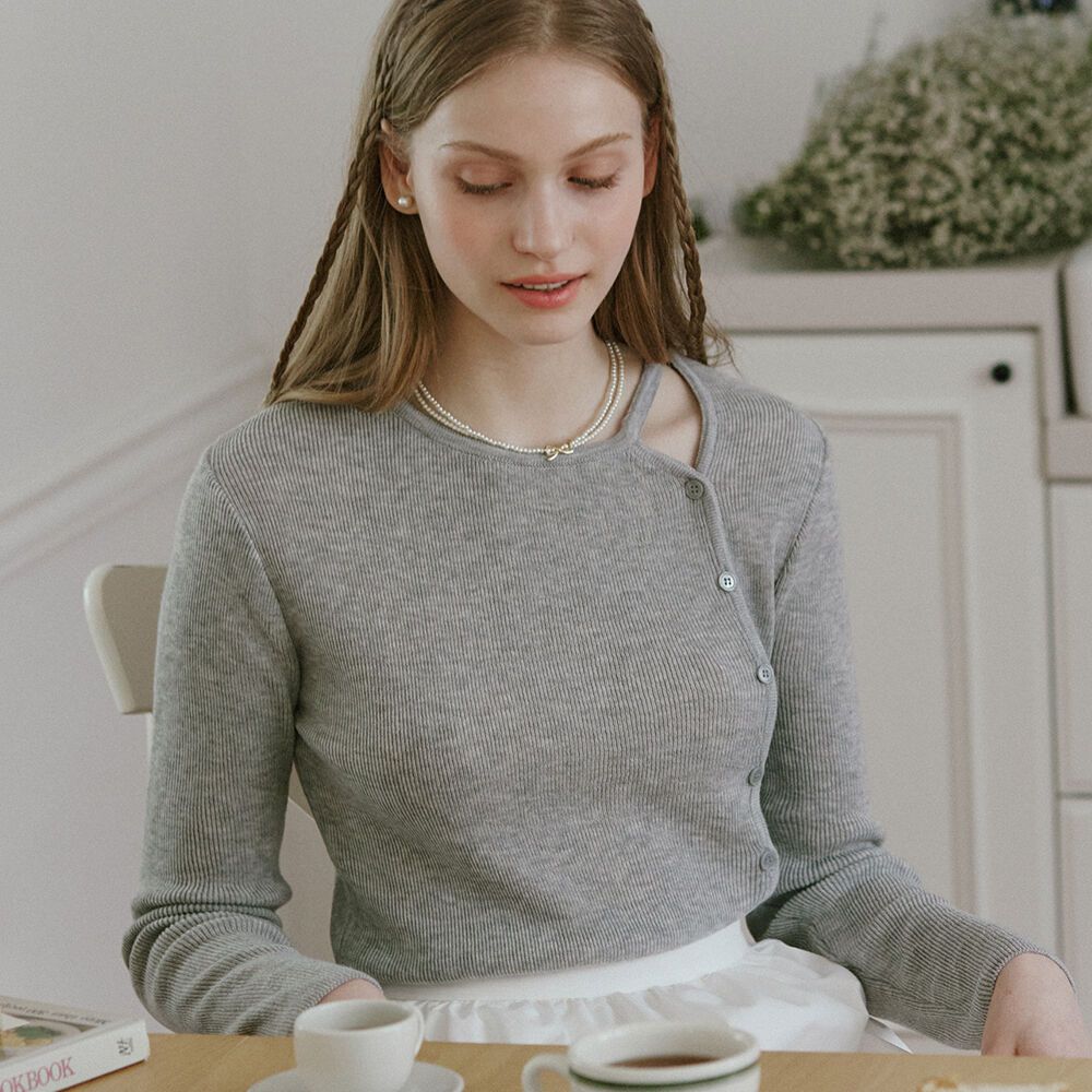[10/16 예약 발송] Cut Out Knit Top - Grey - 감도 깊은 취향 셀렉트샵 29CM