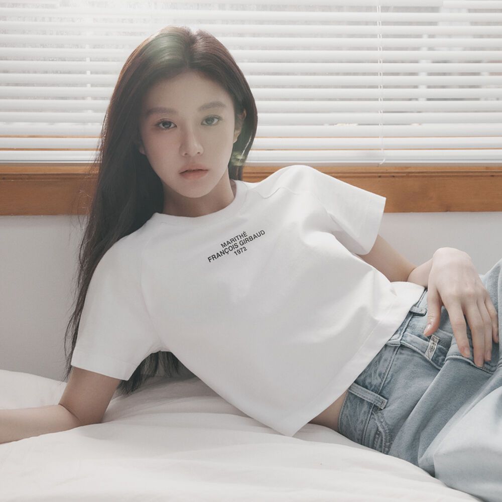 W LETTERING LOGO CROP TEE white - 감도 깊은 취향 셀렉트샵 29CM