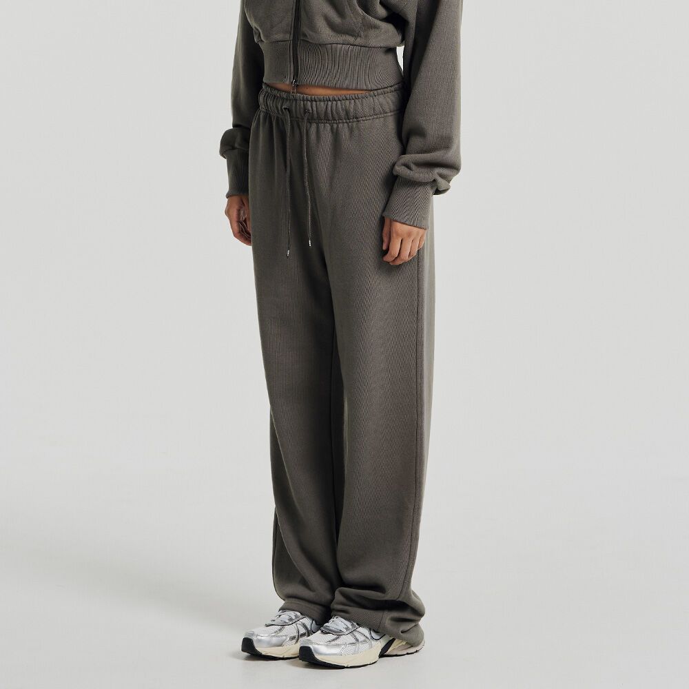 우먼스 슬림 스트레이트 스웨트 팬츠 (Smokey Brown) - 감도 깊은 취향 셀렉트샵 29CM