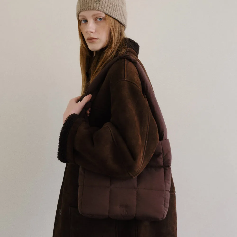 Square padding shoulder bag Bread brown - 감도 깊은 취향 셀렉트샵 29CM