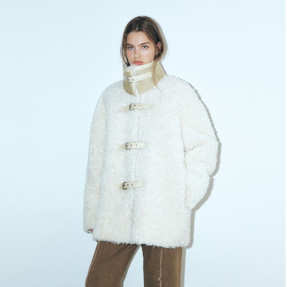 Buckle Shearling Mustang Coat, Ivory - 감도 깊은 취향 셀렉트샵 29CM