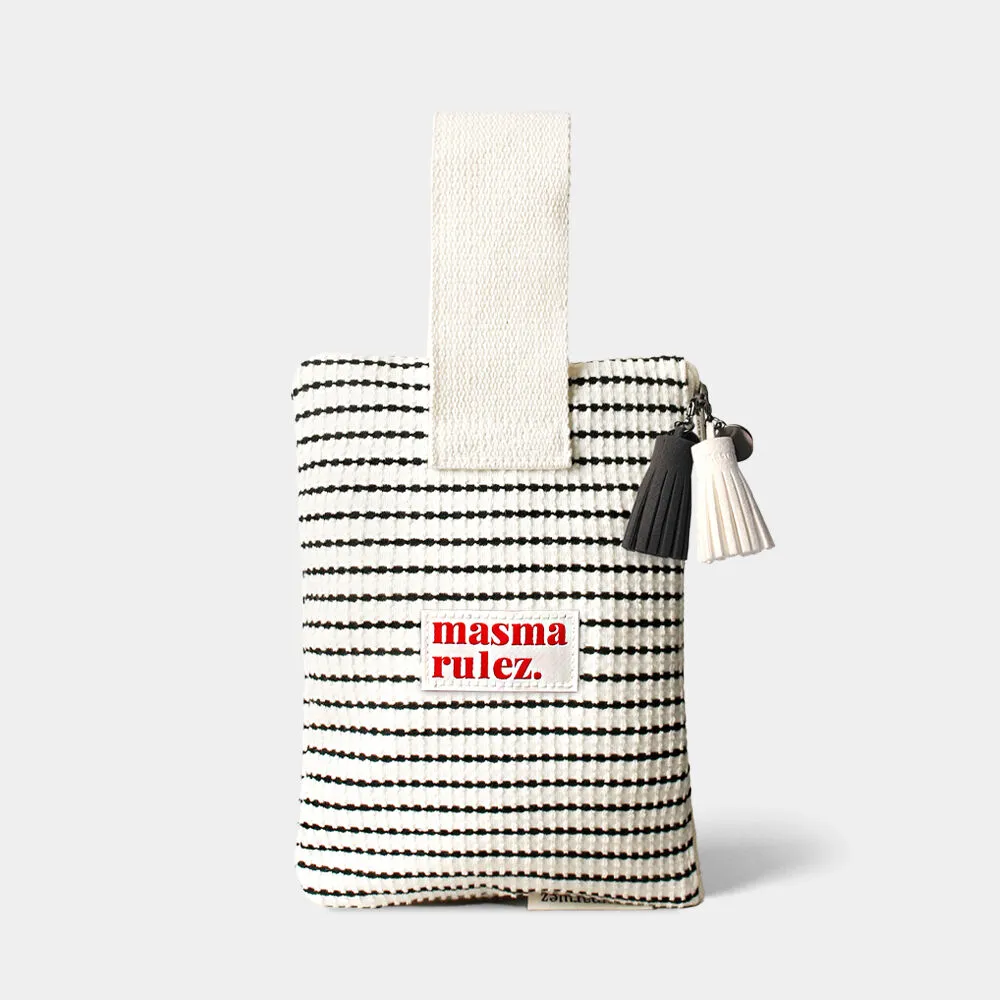 Strap pouch _ 와플 스트라이프 블랙 - 감도 깊은 취향 셀렉트샵 29CM