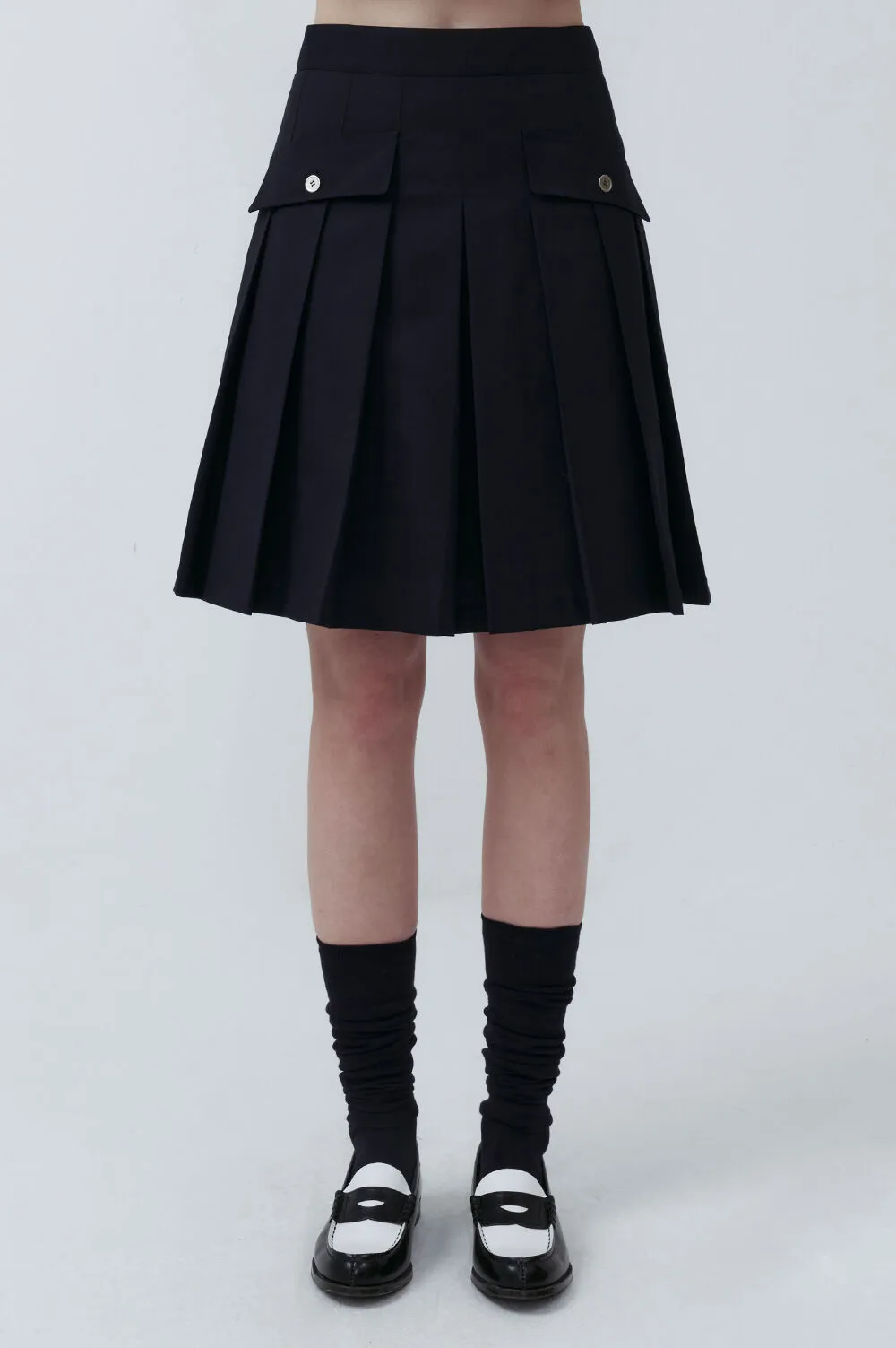 [25SS clove] Button Pocket Pleated Skirt (Dark Navy) - 감도 깊은 취향 셀렉트샵 29CM