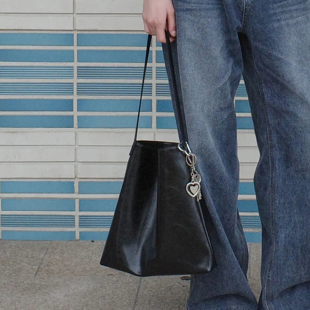 LEATHER MEDIUM BAG_BLACK_LC257BA02BK - 감도 깊은 취향 셀렉트샵 29CM