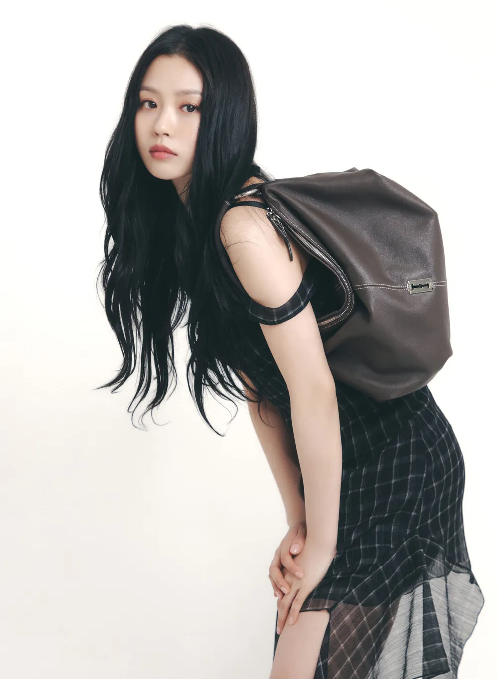 [고민시 PICK] Halfmoon Attache Shoulder M (하프문 아타쉬 숄더 미듐)_2colors - 감도 깊은 취향 셀렉트샵 29CM