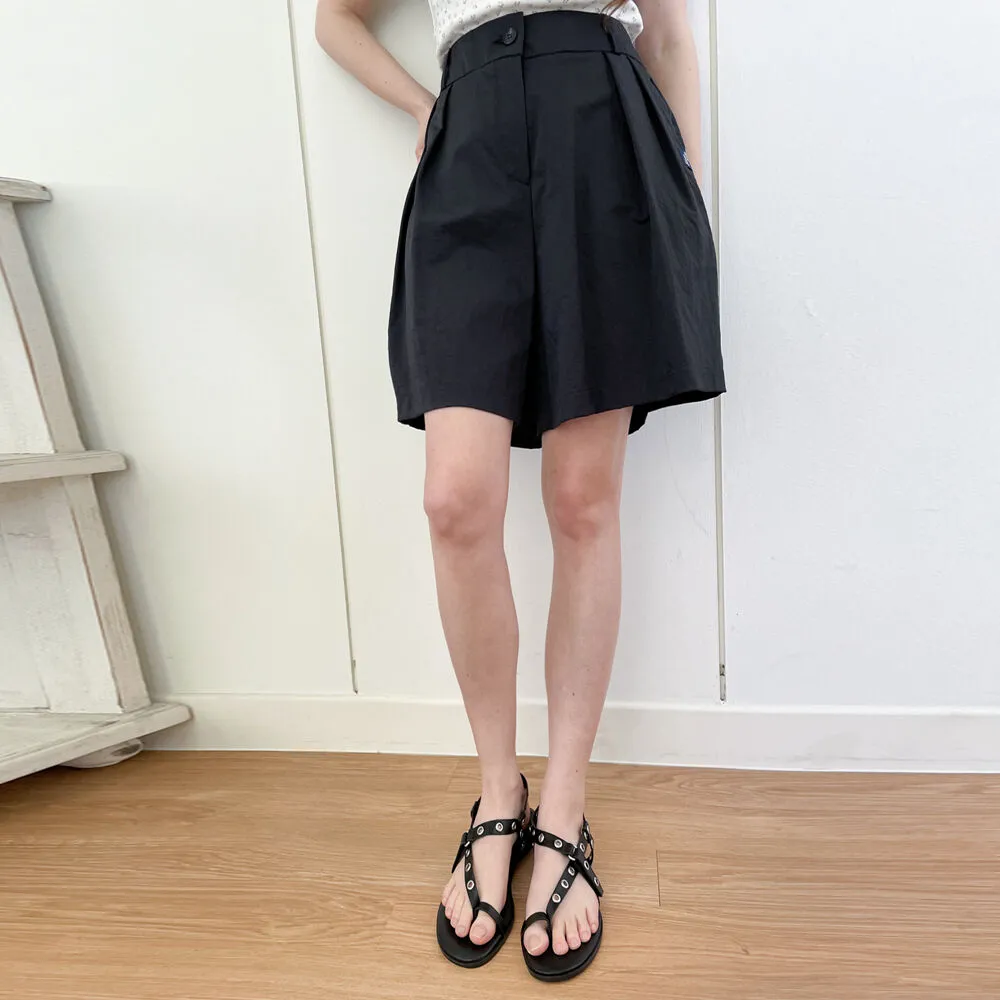 Pintuck short pants - Black - 감도 깊은 취향 셀렉트샵 29CM